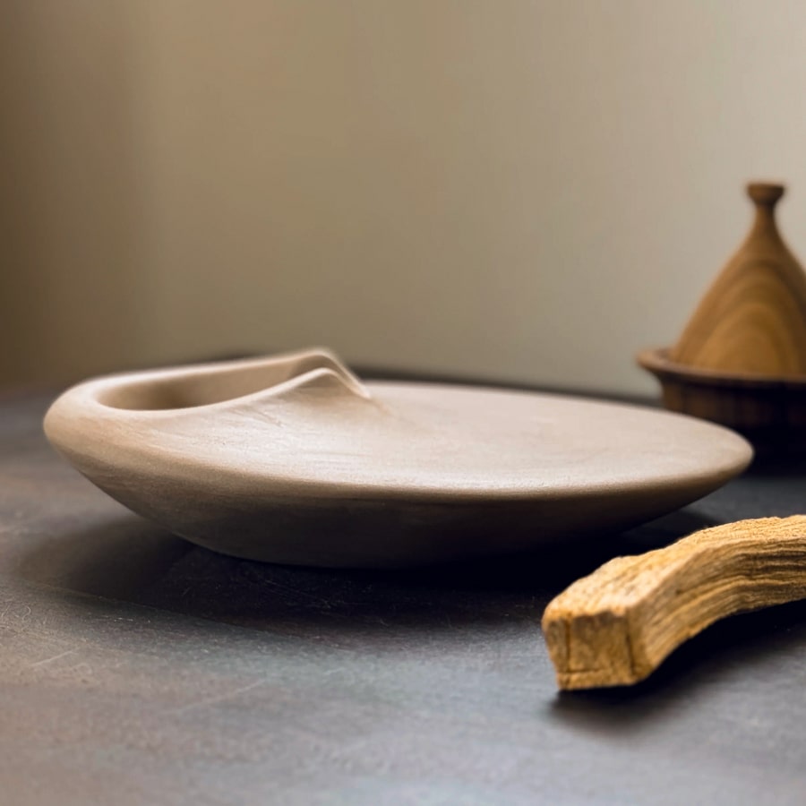 "Noura" Ceramic Palo Santo Holder – Soulscape